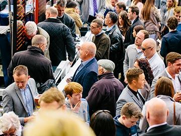 Raceday Experience | Wolverhampton Racecourse