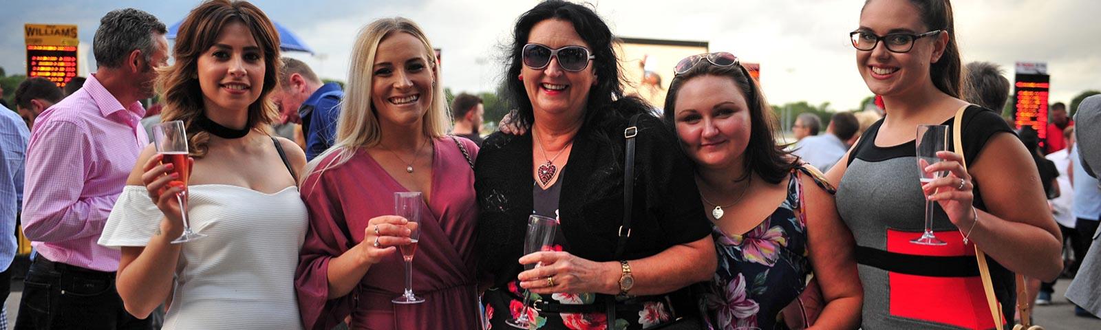 Dress Code | Raceday Experience | Wolverhampton Racecourse